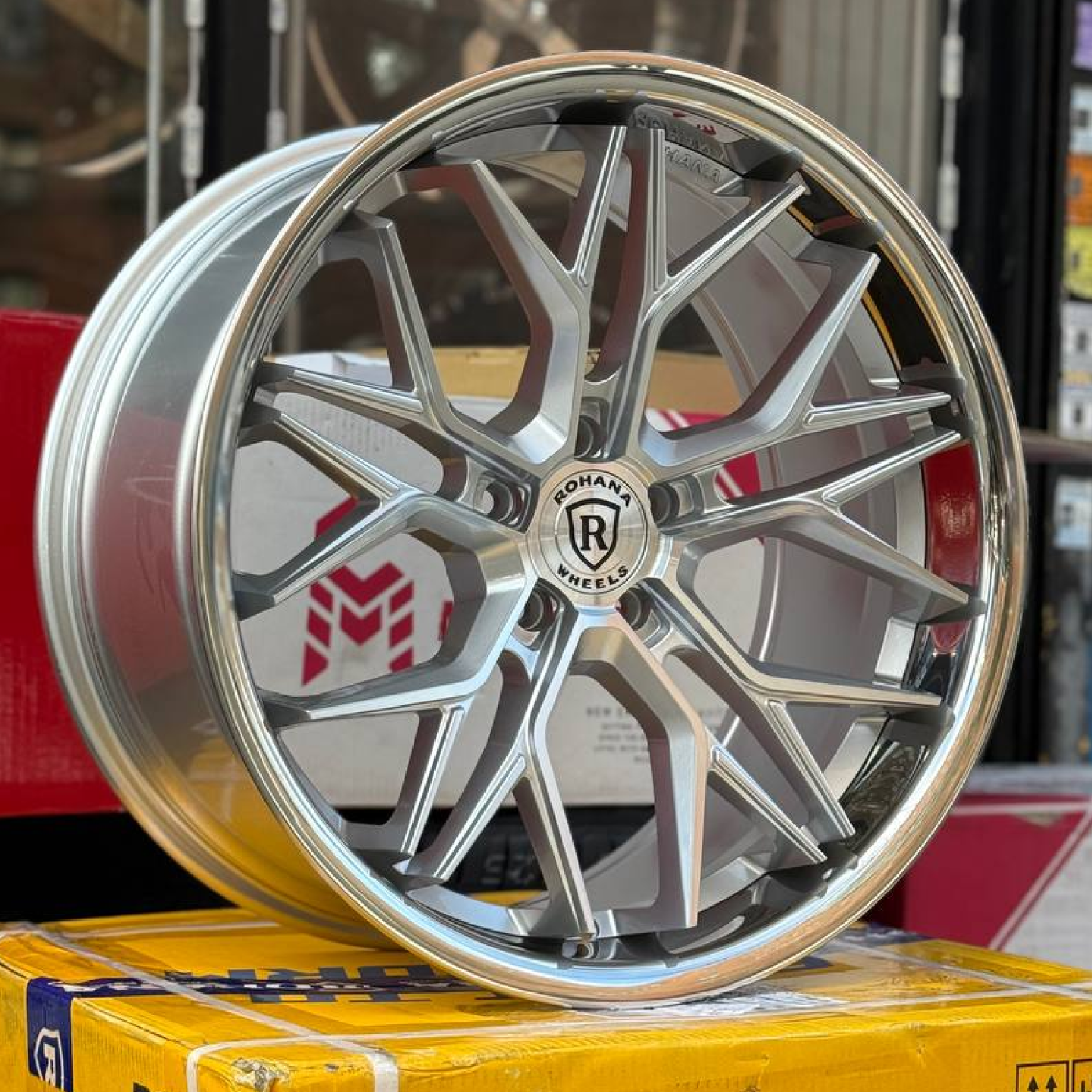 ROHANA RFC3 Size 20 Machine Silver with Chrome Lip - WebsterWheels.com